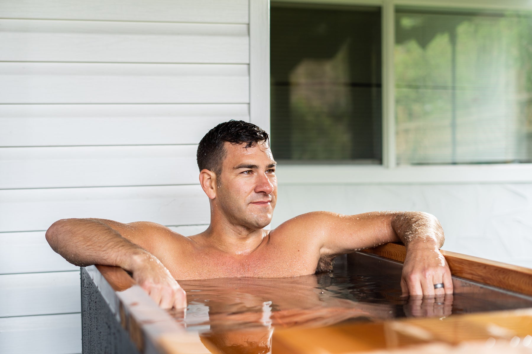 What is a cold water plunge tub? - Premier Plunge